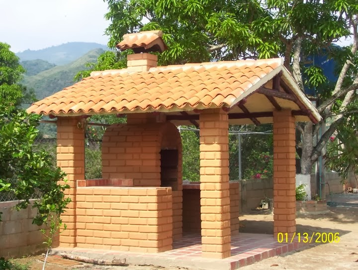 CONSTRUCCION CON BLOQUES DE ADOBE